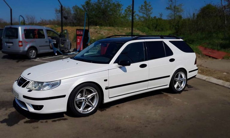The Belgrade Pearl White Sleeper - Saab 9-5 Wagon (450hp/580Nm)