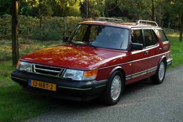 Ultra Rare SAAB 900 Safari
